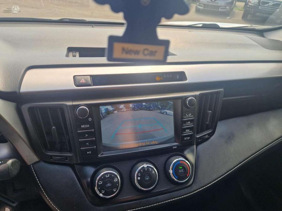 Grey Toyota RAV4 2017 in Ukmerge, with an engine capacity of 2.00 L and mileage of 139 thousand km for 12500 €, photo 23 on AUTOMOTO.COM.LV