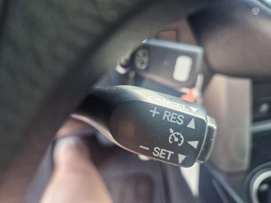 Grey Toyota RAV4 2017 in Ukmerge, with an engine capacity of 2.00 L and mileage of 139 thousand km for 12500 €, photo 24 on AUTOMOTO.COM.LV