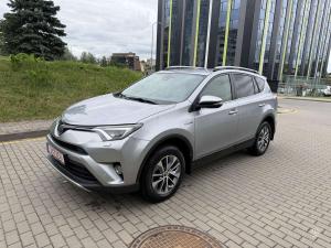Grey Toyota RAV4 2017 in Vilnius, with an engine capacity of 2.49 L and mileage of 228 thousand km for 15600 €, photo 11 on AUTOMOTO.COM.LV