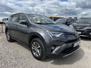 Grey Toyota RAV4 2017 in Vilnius, with an engine capacity of 2.49 L and mileage of 177 thousand km for 16300 €, photo 4 on AUTOMOTO.COM.LV