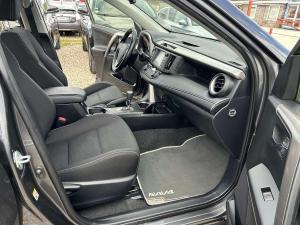 Grey Toyota RAV4 2017 in Vilnius, with an engine capacity of 2.49 L and mileage of 177 thousand km for 16300 €, photo 12 on AUTOMOTO.COM.LV
