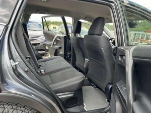 Grey Toyota RAV4 2017 in Vilnius, with an engine capacity of 2.49 L and mileage of 177 thousand km for 16300 €, photo 15 on AUTOMOTO.COM.LV