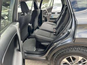 Grey Toyota RAV4 2017 in Vilnius, with an engine capacity of 2.49 L and mileage of 177 thousand km for 16300 €, photo 17 on AUTOMOTO.COM.LV
