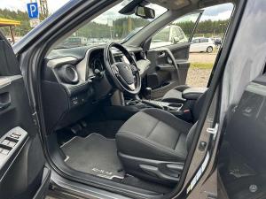 Grey Toyota RAV4 2017 in Vilnius, with an engine capacity of 2.49 L and mileage of 177 thousand km for 16300 €, photo 20 on AUTOMOTO.COM.LV