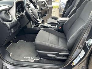 Grey Toyota RAV4 2017 in Vilnius, with an engine capacity of 2.49 L and mileage of 177 thousand km for 16300 €, photo 21 on AUTOMOTO.COM.LV