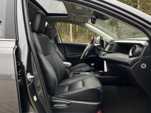 Grey Toyota RAV4 2017 in Jelgava, with an engine capacity of 2.50 L and mileage of 192 thousand km for 13790 €, photo 11 on AUTOMOTO.COM.LV