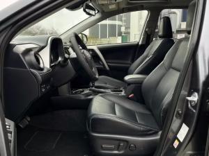 Grey Toyota RAV4 2017 in Jelgava, with an engine capacity of 2.50 L and mileage of 192 thousand km for 13790 €, photo 12 on AUTOMOTO.COM.LV