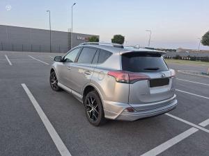 Pelēks Toyota RAV4 2017 Kauņa, ar dzinēja tilpumu 2.49 L un nobraukumu 118 tūkst. km par 20700 €, foto 6 vietnē AUTOMOTO.COM.LV