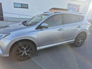 Pelēks Toyota RAV4 2017 Kauņa, ar dzinēja tilpumu 2.49 L un nobraukumu 118 tūkst. km par 20700 €, foto 8 vietnē AUTOMOTO.COM.LV