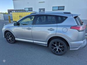 Pelēks Toyota RAV4 2017 Kauņa, ar dzinēja tilpumu 2.49 L un nobraukumu 118 tūkst. km par 20700 €, foto 14 vietnē AUTOMOTO.COM.LV