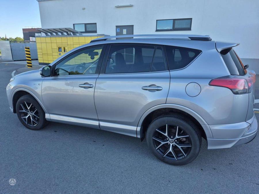 Pelēks Toyota RAV4 2017 Kauņa, ar dzinēja tilpumu 2.49 L un nobraukumu 118 tūkst. km par 20700 €, foto 14 vietnē AUTOMOTO.COM.LV
