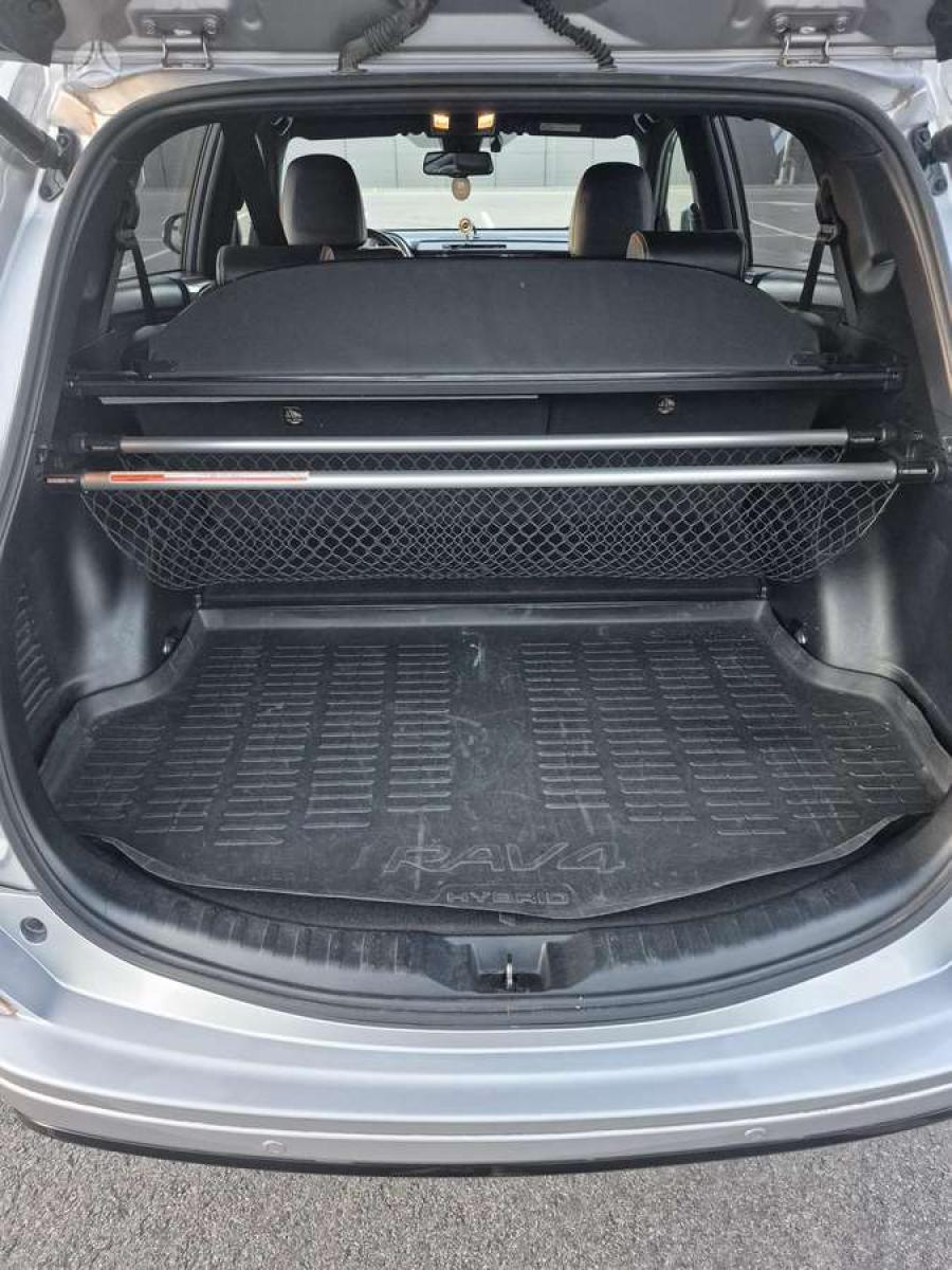 Pelēks Toyota RAV4 2017 Kauņa, ar dzinēja tilpumu 2.49 L un nobraukumu 118 tūkst. km par 20700 €, foto 19 vietnē AUTOMOTO.COM.LV