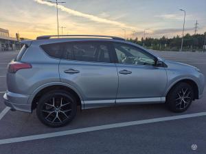 Pelēks Toyota RAV4 2017 Kauņa, ar dzinēja tilpumu 2.49 L un nobraukumu 118 tūkst. km par 20700 €, foto 20 vietnē AUTOMOTO.COM.LV