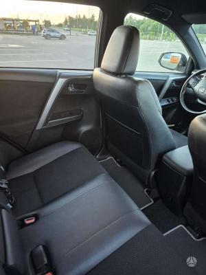 Pelēks Toyota RAV4 2017 Kauņa, ar dzinēja tilpumu 2.49 L un nobraukumu 118 tūkst. km par 20700 €, foto 22 vietnē AUTOMOTO.COM.LV