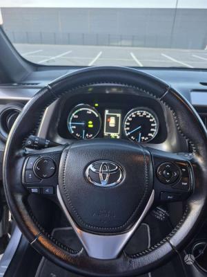 Pelēks Toyota RAV4 2017 Kauņa, ar dzinēja tilpumu 2.49 L un nobraukumu 118 tūkst. km par 20700 €, foto 25 vietnē AUTOMOTO.COM.LV