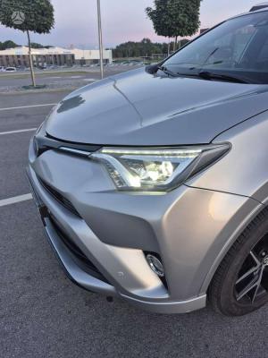 Pelēks Toyota RAV4 2017 Kauņa, ar dzinēja tilpumu 2.49 L un nobraukumu 118 tūkst. km par 20700 €, foto 29 vietnē AUTOMOTO.COM.LV