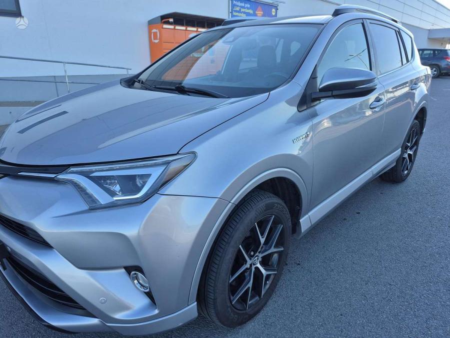 Pelēks Toyota RAV4 2017 Kauņa, ar dzinēja tilpumu 2.49 L un nobraukumu 118 tūkst. km par 20700 €, foto 30 vietnē AUTOMOTO.COM.LV