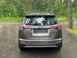 Pelēks Toyota RAV4 2017 Viļņa, ar dzinēja tilpumu 2.49 L un nobraukumu 241 tūkst. km par 16500 €, foto 5 vietnē AUTOMOTO.COM.LV