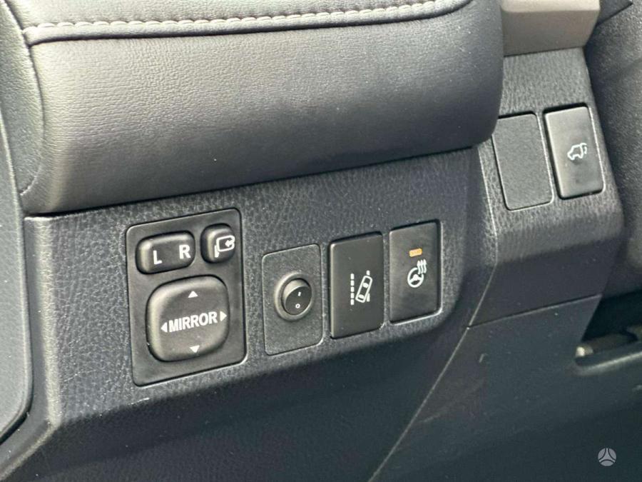 Pelēks Toyota RAV4 2017 Viļņa, ar dzinēja tilpumu 2.49 L un nobraukumu 241 tūkst. km par 16500 €, foto 14 vietnē AUTOMOTO.COM.LV