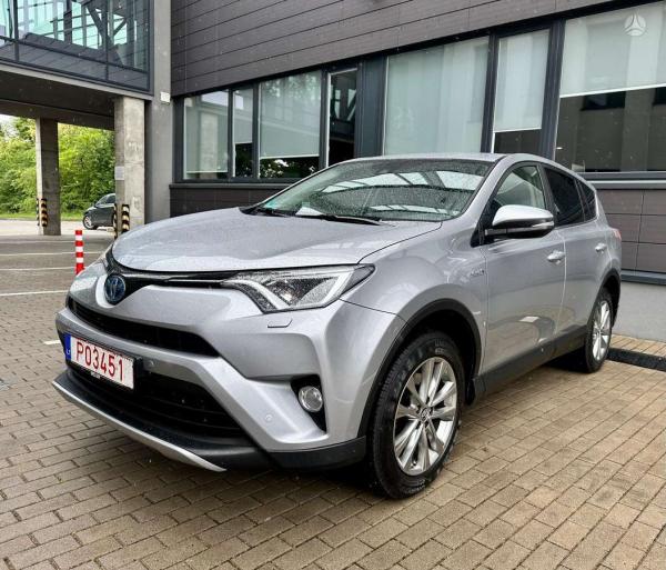 Pelēks Toyota RAV4 2017 Raseiniai, ar dzinēja tilpumu 2.49 L un nobraukumu 157 tūkst. km par 18700 €, foto 1 vietnē AUTOMOTO.COM.LV