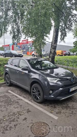 Grey Toyota RAV4 2017 in Riga, with an engine capacity of 2.50 L and mileage of 200 thousand km for 16400 €, photo 7 on AUTOMOTO.COM.LV