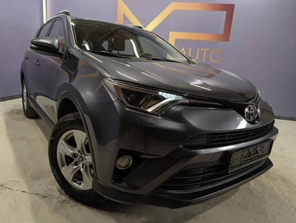 Grey Toyota RAV4 2017 in Jurmala, with an engine capacity of 2.00 L and mileage of 293 thousand km for 12750 €, photo 7 on AUTOMOTO.COM.LV