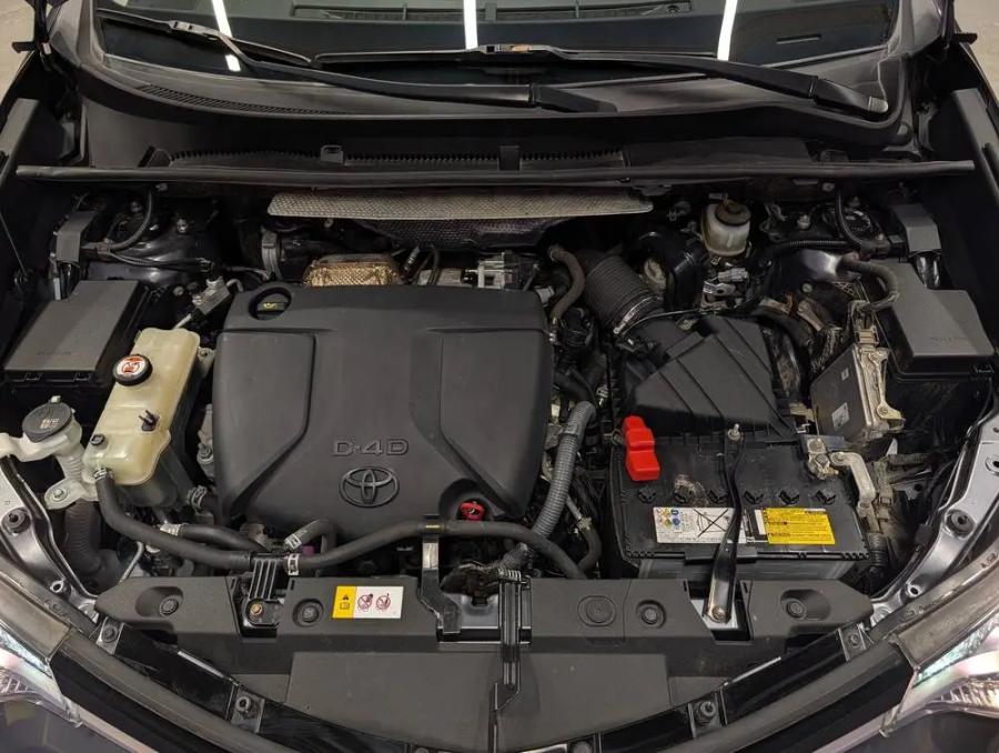 Grey Toyota RAV4 2017 in Jurmala, with an engine capacity of 2.00 L and mileage of 293 thousand km for 12750 €, photo 16 on AUTOMOTO.COM.LV