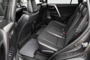 Pelēks Toyota RAV4 2017 Ogre, ar dzinēja tilpumu 2.00 L un nobraukumu 179 tūkst. km par 14500 €, foto 11 vietnē AUTOMOTO.COM.LV