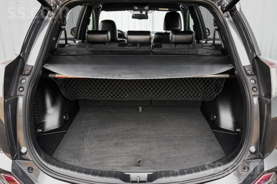 Pelēks Toyota RAV4 2017 Ogre, ar dzinēja tilpumu 2.00 L un nobraukumu 179 tūkst. km par 14500 €, foto 20 vietnē AUTOMOTO.COM.LV