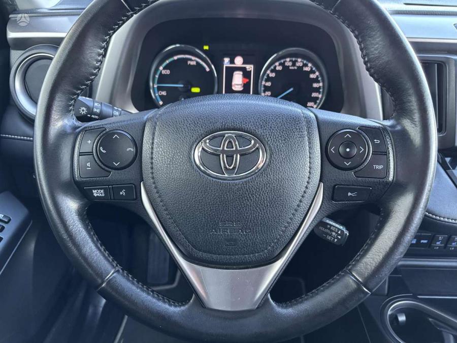 Pelēks Toyota RAV4 2017 Viļņa, ar dzinēja tilpumu 2.49 L un nobraukumu 149 tūkst. km par 19700 €, foto 16 vietnē AUTOMOTO.COM.LV