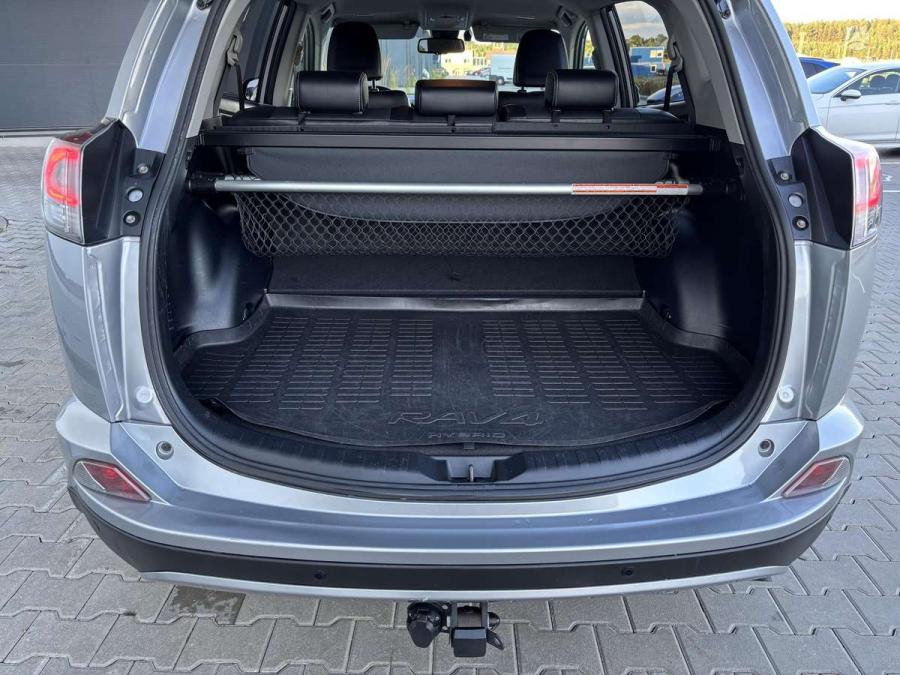 Pelēks Toyota RAV4 2017 Viļņa, ar dzinēja tilpumu 2.49 L un nobraukumu 149 tūkst. km par 19700 €, foto 21 vietnē AUTOMOTO.COM.LV