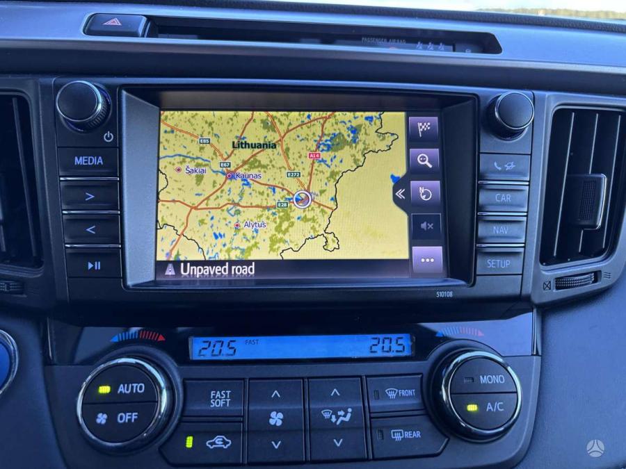 Pelēks Toyota RAV4 2017 Viļņa, ar dzinēja tilpumu 2.49 L un nobraukumu 149 tūkst. km par 19700 €, foto 24 vietnē AUTOMOTO.COM.LV