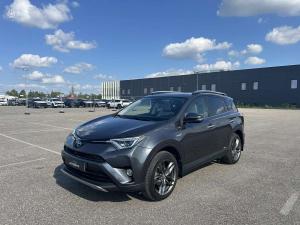 Grey Toyota RAV4 2017 in Vilnius, with an engine capacity of 2.49 L and mileage of 54 thousand km for 17700 €, photo 4 on AUTOMOTO.COM.LV