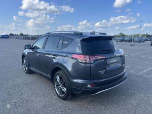 Grey Toyota RAV4 2017 in Vilnius, with an engine capacity of 2.49 L and mileage of 54 thousand km for 17700 €, photo 8 on AUTOMOTO.COM.LV