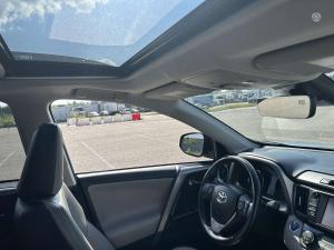 Grey Toyota RAV4 2017 in Vilnius, with an engine capacity of 2.49 L and mileage of 54 thousand km for 17700 €, photo 25 on AUTOMOTO.COM.LV
