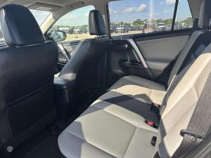Grey Toyota RAV4 2017 in Vilnius, with an engine capacity of 2.49 L and mileage of 54 thousand km for 17700 €, photo 29 on AUTOMOTO.COM.LV