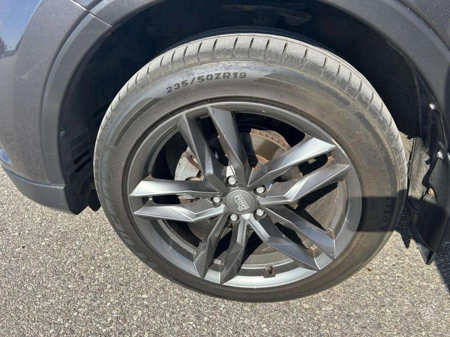 Grey Toyota RAV4 2017 in Vilnius, with an engine capacity of 2.49 L and mileage of 54 thousand km for 17700 €, photo 43 on AUTOMOTO.COM.LV