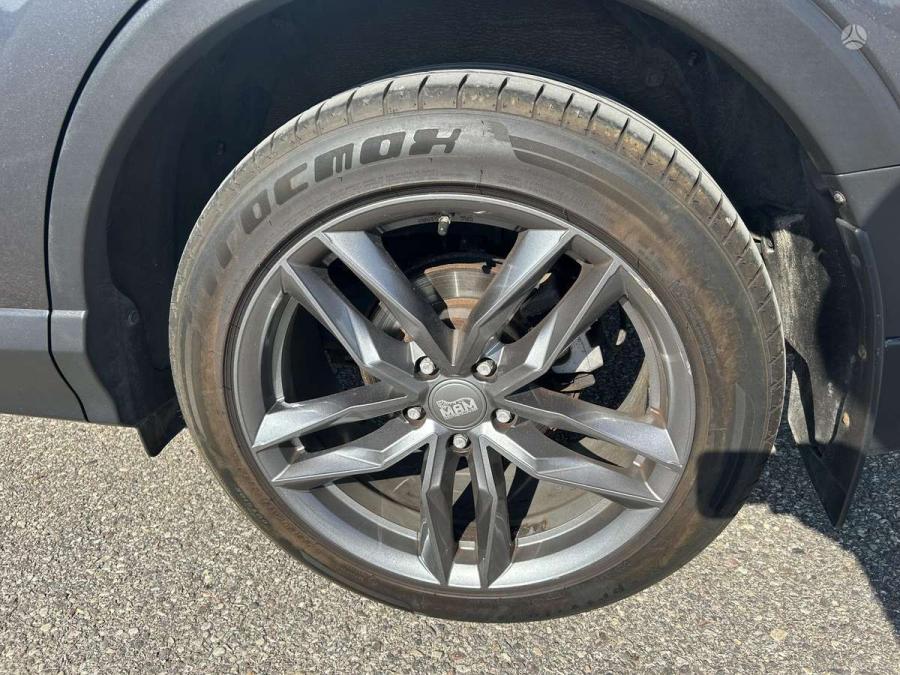 Grey Toyota RAV4 2017 in Vilnius, with an engine capacity of 2.49 L and mileage of 54 thousand km for 17700 €, photo 44 on AUTOMOTO.COM.LV