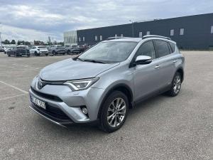 Pelēks Toyota RAV4 2017 Viļņa, ar dzinēja tilpumu 2.49 L un nobraukumu 135 tūkst. km par 18800 €, foto  vietnē AUTOMOTO.COM.LV