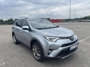 Pelēks Toyota RAV4 2017 Viļņa, ar dzinēja tilpumu 2.49 L un nobraukumu 135 tūkst. km par 18800 €, foto 4 vietnē AUTOMOTO.COM.LV