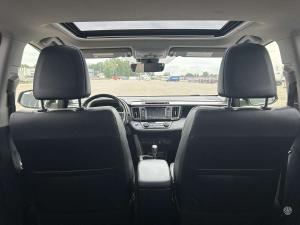 Pelēks Toyota RAV4 2017 Viļņa, ar dzinēja tilpumu 2.49 L un nobraukumu 135 tūkst. km par 18800 €, foto 21 vietnē AUTOMOTO.COM.LV