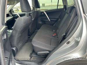 Grey Toyota RAV4 2017 in Narva, with an engine capacity of 2.00 L and mileage of 180 thousand km for 14600 €, photo 19 on AUTOMOTO.COM.LV
