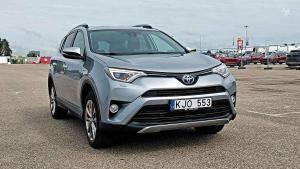 Pelēks Toyota RAV4 2017 Viļņa, ar dzinēja tilpumu 2.49 L un nobraukumu 135 tūkst. km par 18800 €, foto 5 vietnē AUTOMOTO.COM.LV