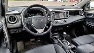 Pelēks Toyota RAV4 2017 Viļņa, ar dzinēja tilpumu 2.49 L un nobraukumu 135 tūkst. km par 18800 €, foto 15 vietnē AUTOMOTO.COM.LV