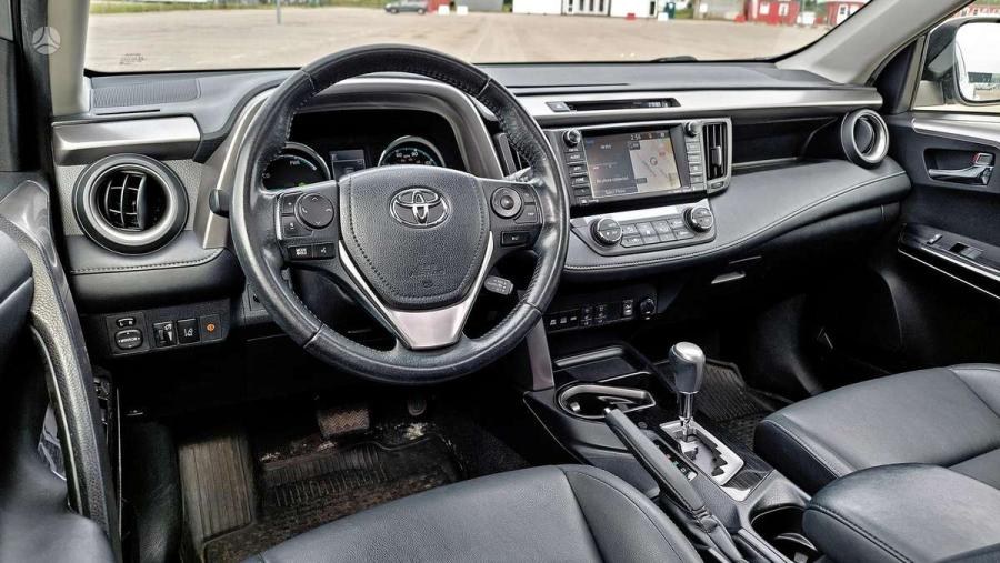 Pelēks Toyota RAV4 2017 Viļņa, ar dzinēja tilpumu 2.49 L un nobraukumu 135 tūkst. km par 18800 €, foto 15 vietnē AUTOMOTO.COM.LV