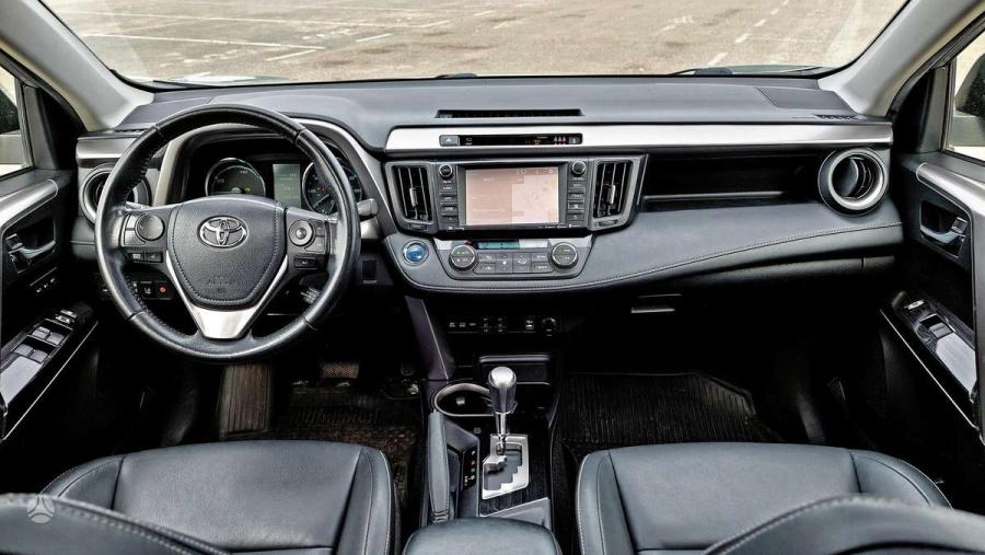 Pelēks Toyota RAV4 2017 Viļņa, ar dzinēja tilpumu 2.49 L un nobraukumu 135 tūkst. km par 18800 €, foto 16 vietnē AUTOMOTO.COM.LV