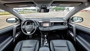 Pelēks Toyota RAV4 2017 Viļņa, ar dzinēja tilpumu 2.49 L un nobraukumu 135 tūkst. km par 18800 €, foto 17 vietnē AUTOMOTO.COM.LV