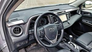 Pelēks Toyota RAV4 2017 Viļņa, ar dzinēja tilpumu 2.49 L un nobraukumu 135 tūkst. km par 18800 €, foto 23 vietnē AUTOMOTO.COM.LV