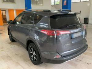 Grey Toyota RAV4 2017 in Vilnius, with an engine capacity of 2.50 L and mileage of 200 thousand km for 15999 €, photo  on AUTOMOTO.COM.LV