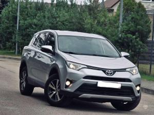 Grey Toyota RAV4 2017 in Vilnius, with an engine capacity of 2.00 L and mileage of 260 thousand km for 9650 €, photo  on AUTOMOTO.COM.LV
